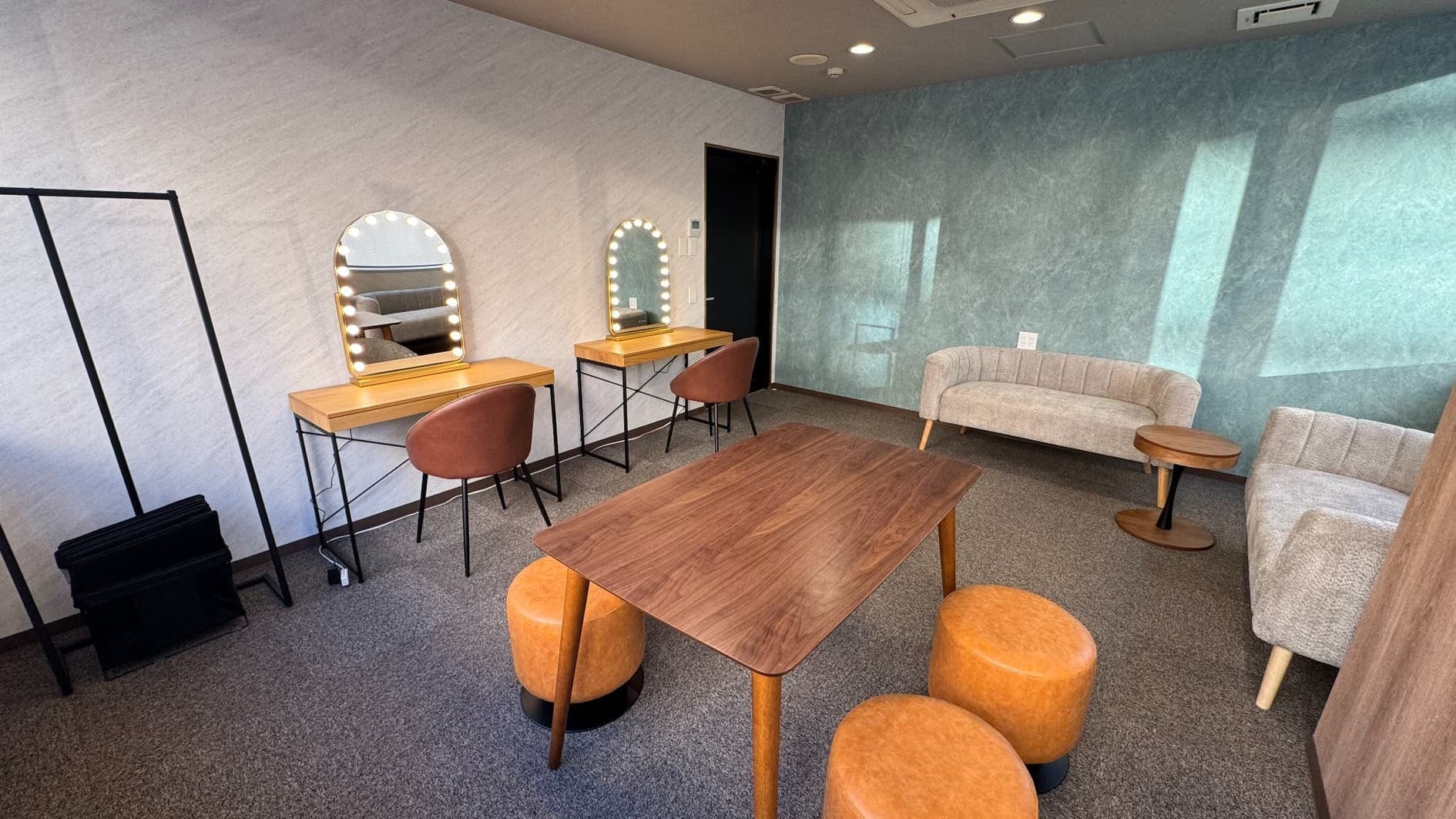 グレパ新橋8F【新橋駅 徒歩1分】パーティ イベント 撮影 ♥控室あり！ 飲食 OK 無料WiFi 駅近★の写真6