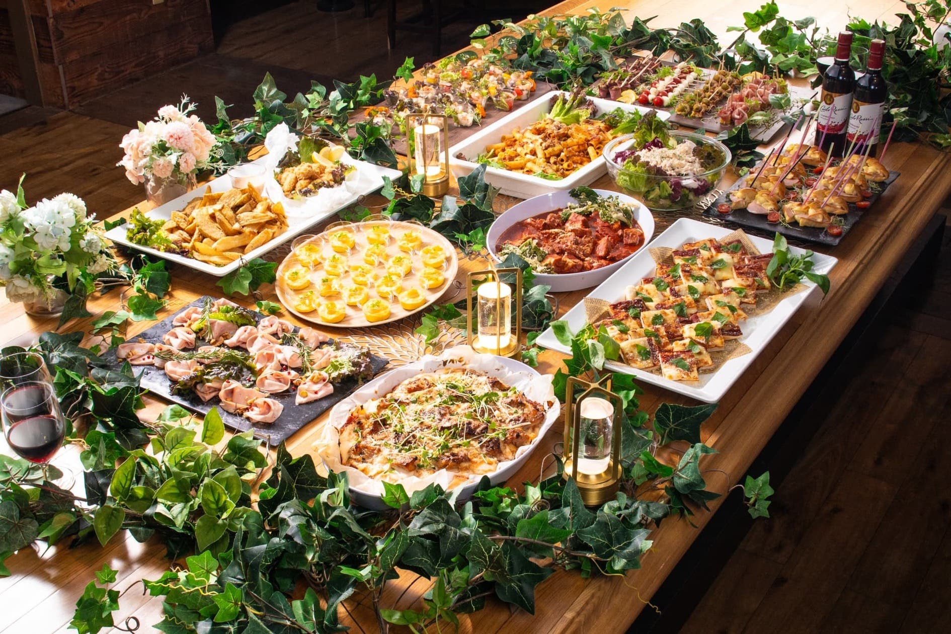 金土日祝【エレガントビュッフェ（16品）】2時間飲み放題付の画像1