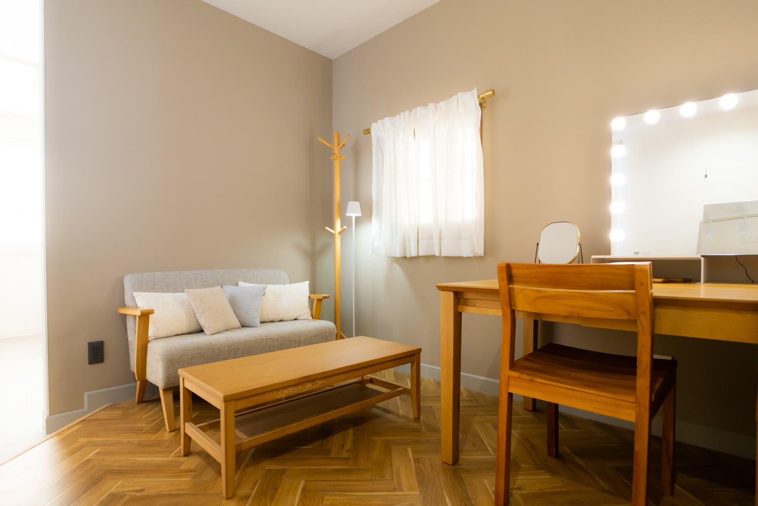 ライフスタイルの撮影に　明るくおしゃれなグリーン豊富なハウススタジオの写真24