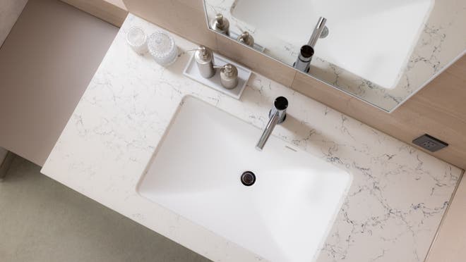 バイクなどの車両や大型犬もOK 自然光で撮れる4mのダーク壁とガルバリウム 大型照明常設の写真17