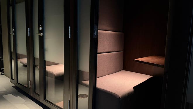 【1名個室ブース】八王子駅徒歩3分/受付スタッフ常駐で安心サポート◎/電源Wi-Fiフリードリンク完備/商談勉強会Web会議の写真15