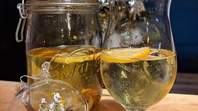 梅田駅近くの無料貸出Barの写真19