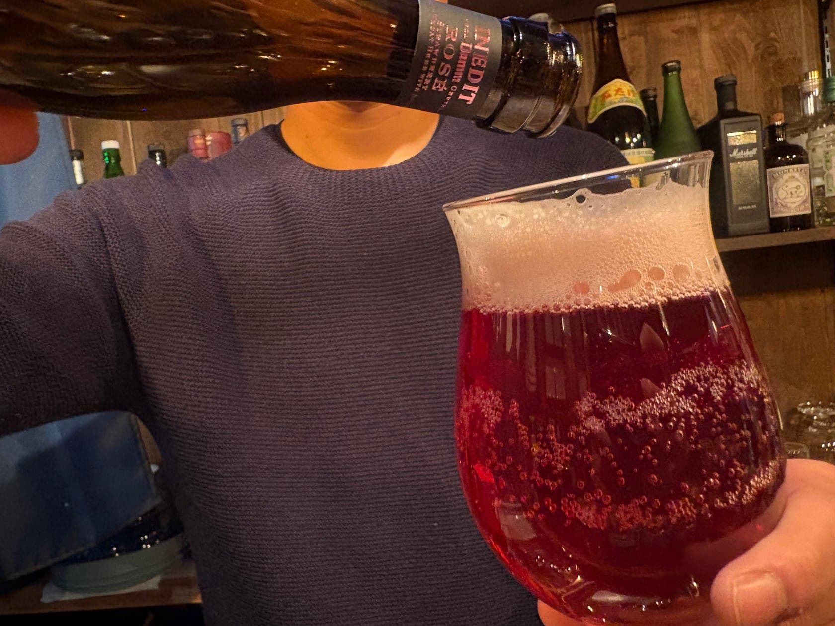 梅田駅近くの無料貸出Barの写真22