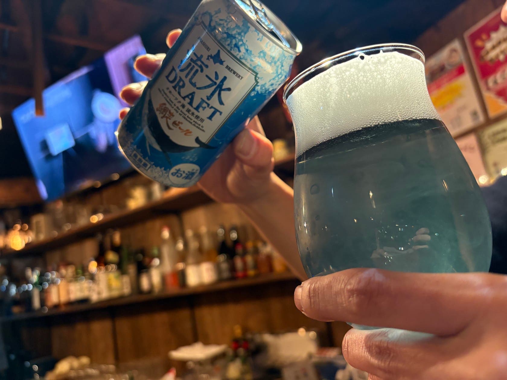 梅田駅近くの無料貸出Barの写真23