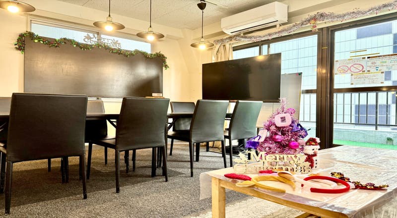 広いベランダ❗️楽器演奏可能！無料プロジェクタ、大型黒板、Wi-Fiあり！【西田ビル４F】