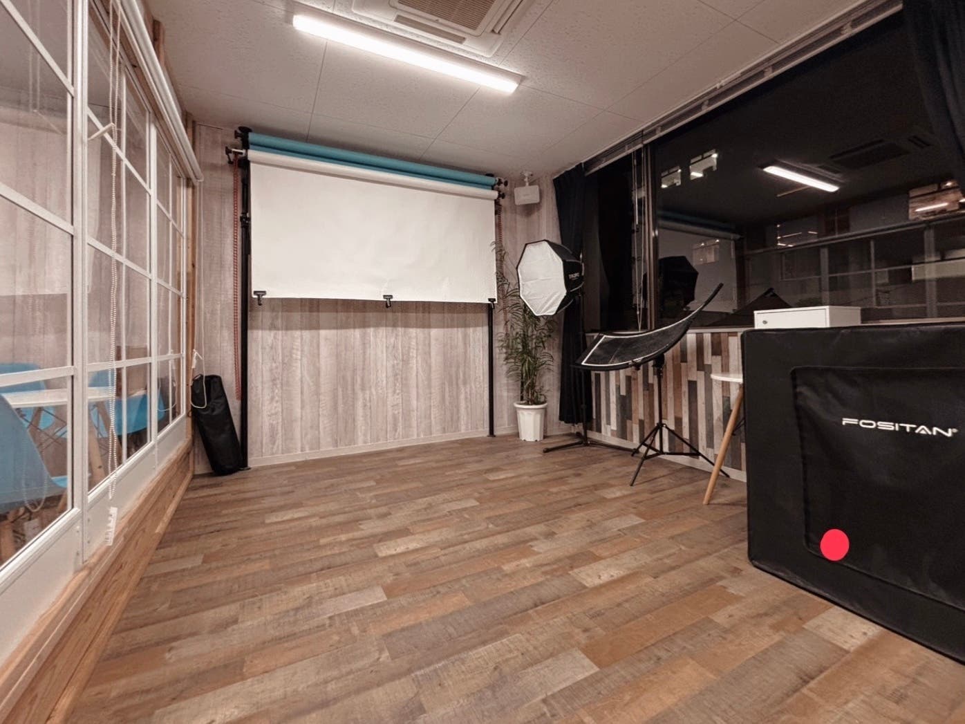 【緑地公園駅徒歩1分、駅前正面ビル】オレンジワーク緑地公園店内 スタジオB/C２部屋占有の写真3