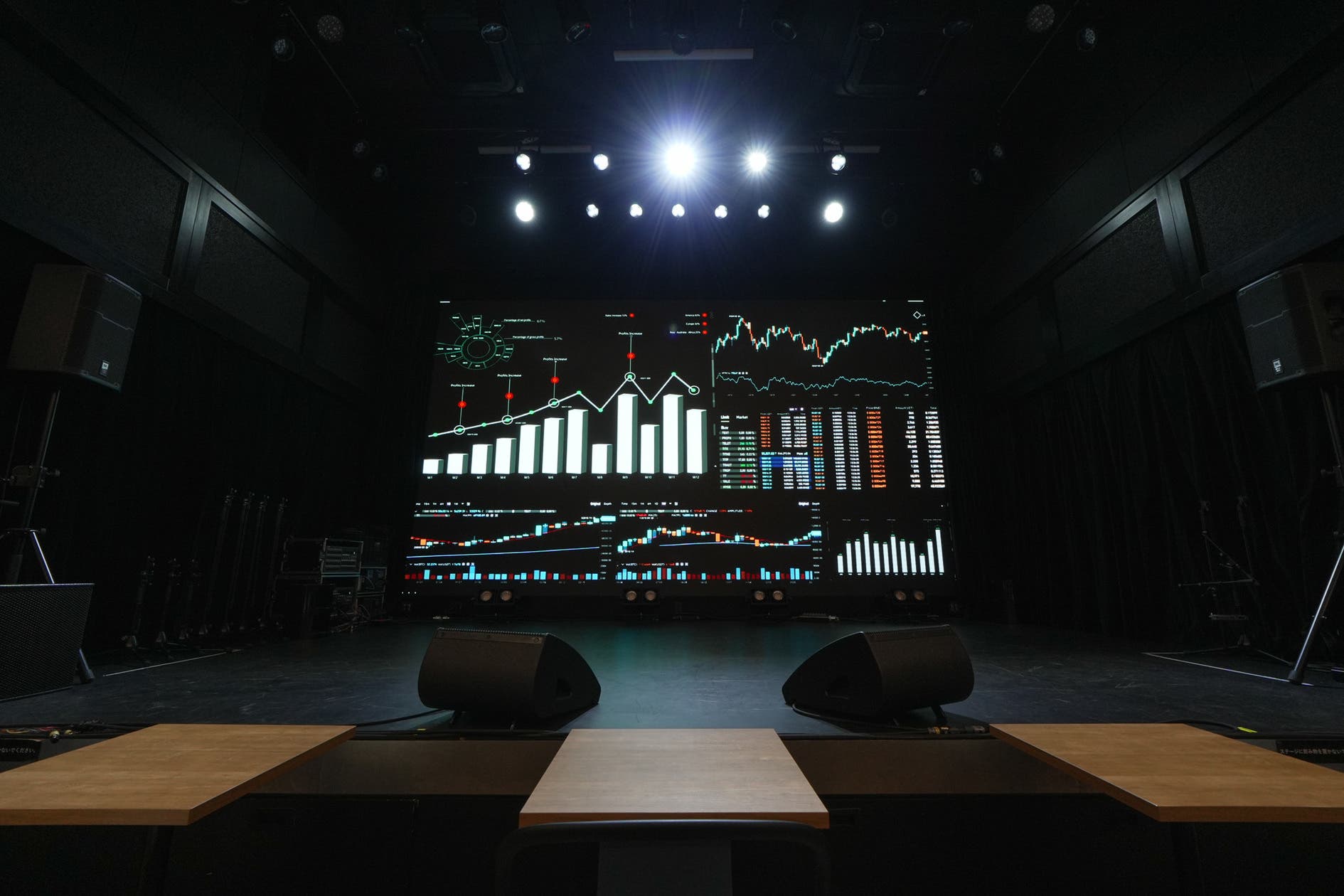 【六本木駅徒歩3分】最高級の音響機器・270インチLEDビジョンを完備。セミナー・パーティーなどあらゆるビジネスイベントに対応。の写真6