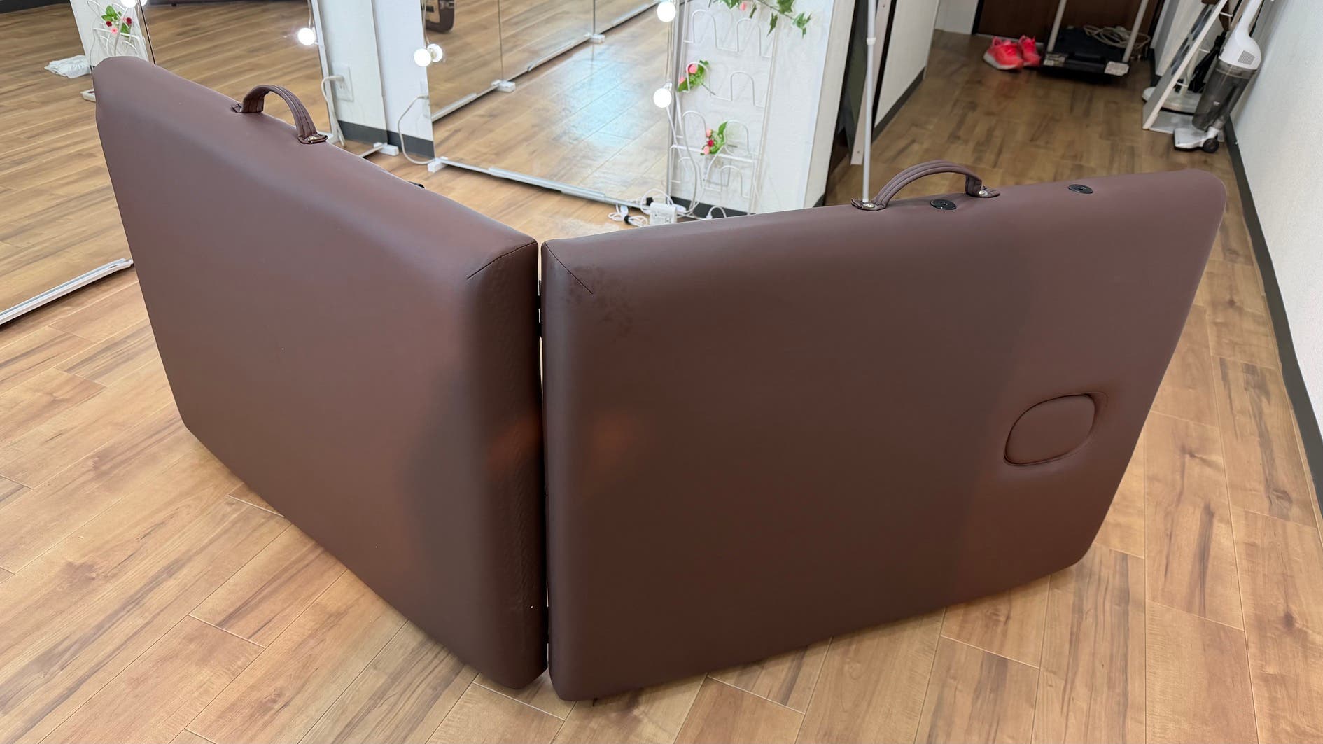 MAHALO:パーソナルカラー診断最適✨撮影用照明2台昼白色明るい壁一面鏡部屋✨:動画撮影:✨骨格診断✨メイクレッスン✨着付けの写真16