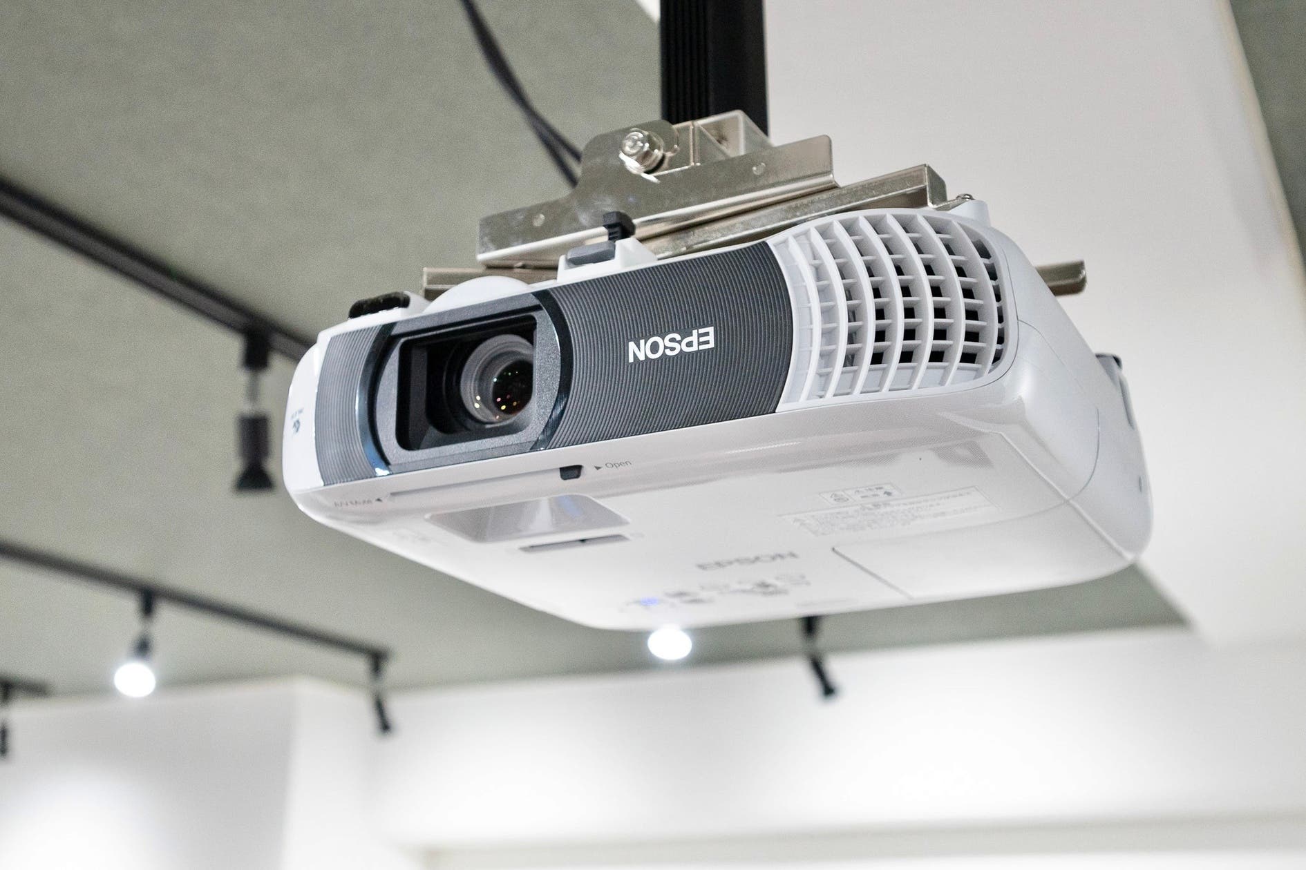 プロジェクターの画像1