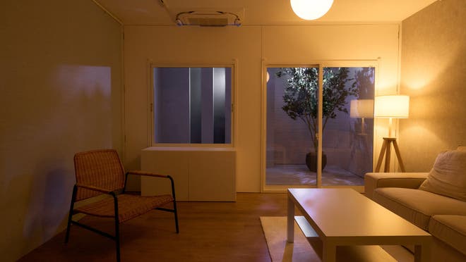 博多駅から徒歩8分。朝の光も夜の光もボタン1つでDayforNightをコンセプトとしたスタジオ LOOP HAKATA403の写真2