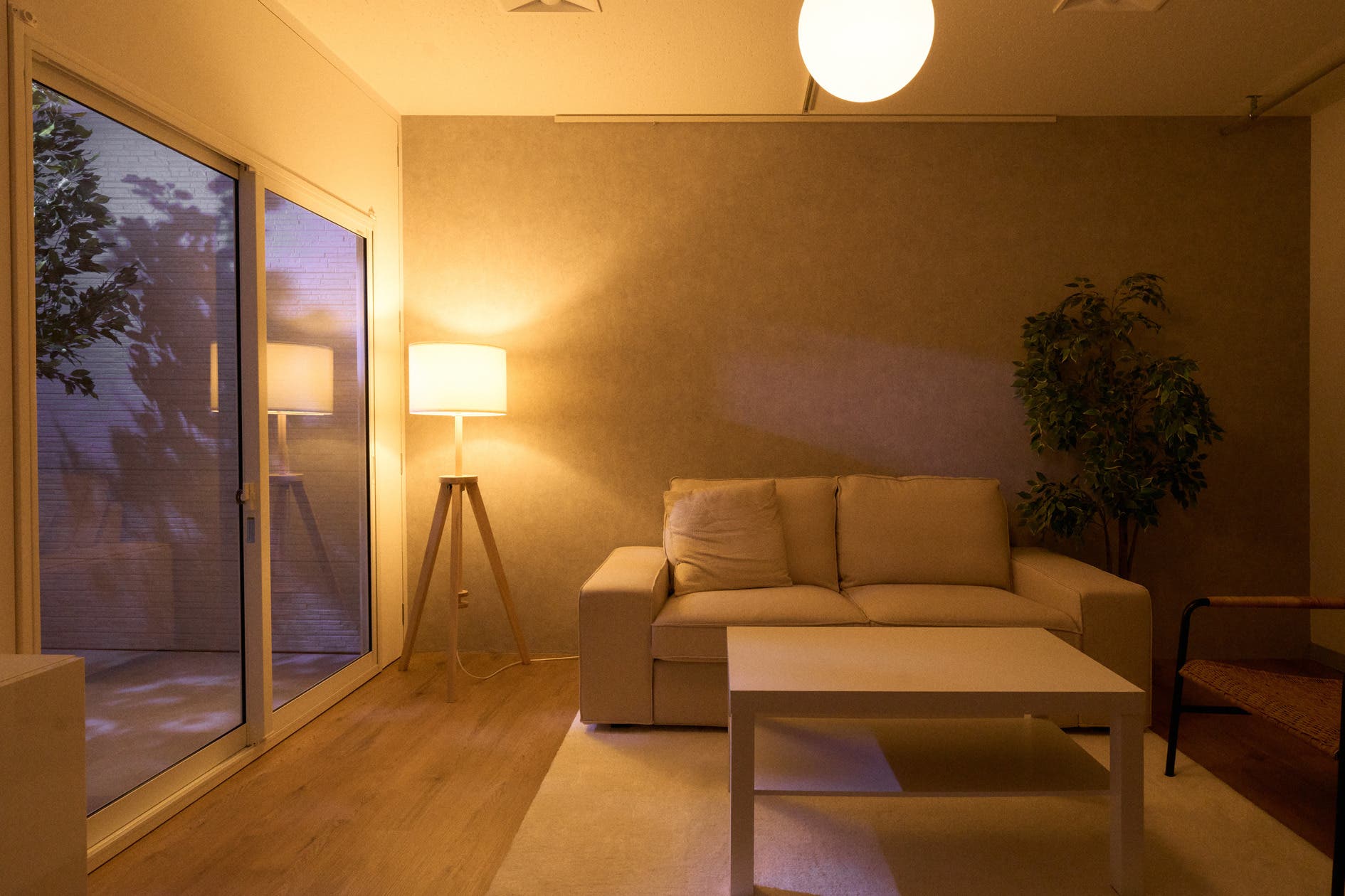 博多駅から徒歩8分。朝の光も夜の光もボタン1つでDayforNightをコンセプトとしたスタジオ LOOP HAKATA403の写真4