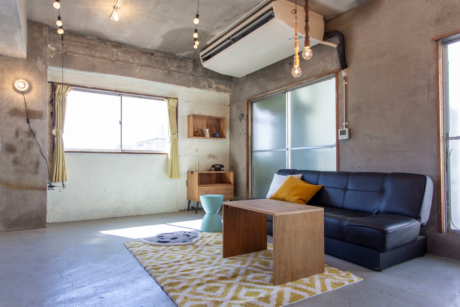 小田原駅徒歩７分・古ビルをリノベしたおしゃれで明るいスペースの写真2