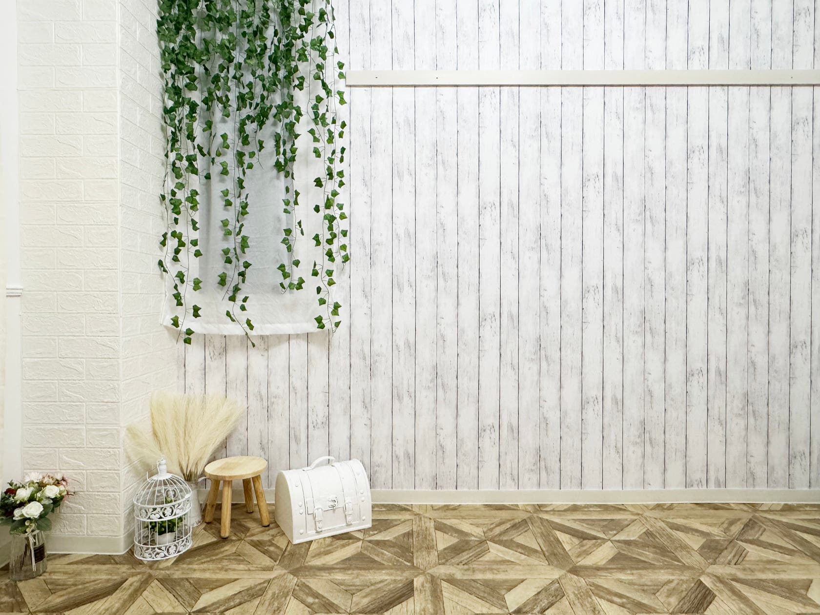 【渋谷・三軒茶屋エリア】駅チカ・自然光たっぷり白壁×バラ背景撮影スタジオ｜ポートレート・ファッション・商品・SNS撮影の写真13