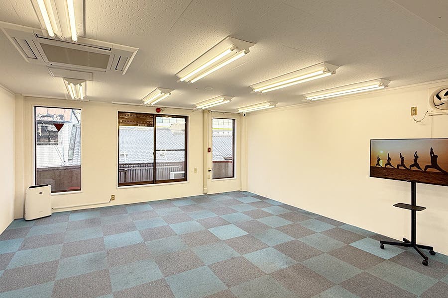 【今だけ¥500/h】New Open🎉藤森駅1分🚶広さ63㎡のレンタルスタジオ！43㌅モニター📺24H🕐の写真2