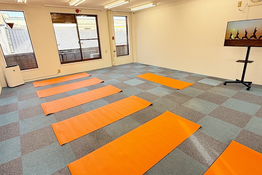 【今だけ¥500/h】New Open🎉藤森駅1分🚶広さ63㎡のレンタルスタジオ！43㌅モニター📺24H🕐の写真1