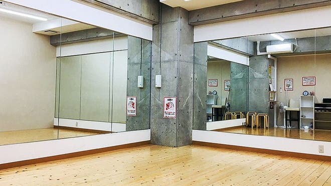 壁2面鏡張り!Wi-Fi完備!【天空MURA ダンススタジオ】の写真1