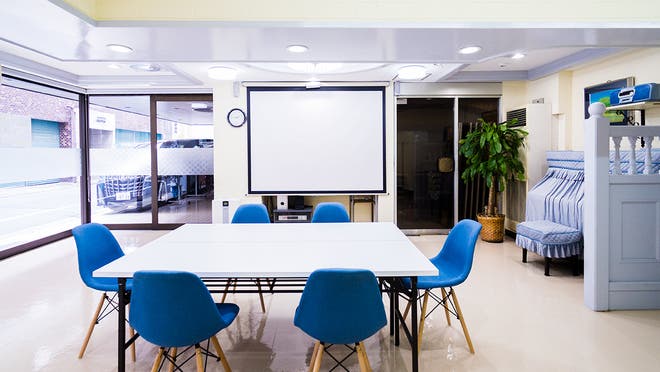 新宿三丁目駅徒歩3分。設備充実多目的スペース💎広々の写真2