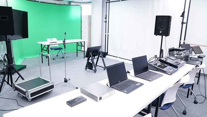 手ぶらで行ける!恵比寿駅徒歩2分!撮影・配信スタジオ! 撮影配信機材が備え付け。機能性を重視したリーズナブルなスタジオです。の写真1