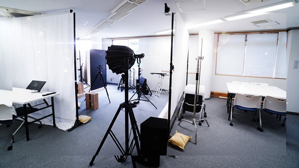手ぶらで行ける！恵比寿駅徒歩２分！撮影・配信スタジオ！ 撮影配信機材が備え付け。機能性を重視したリーズナブルなスタジオです。の写真2