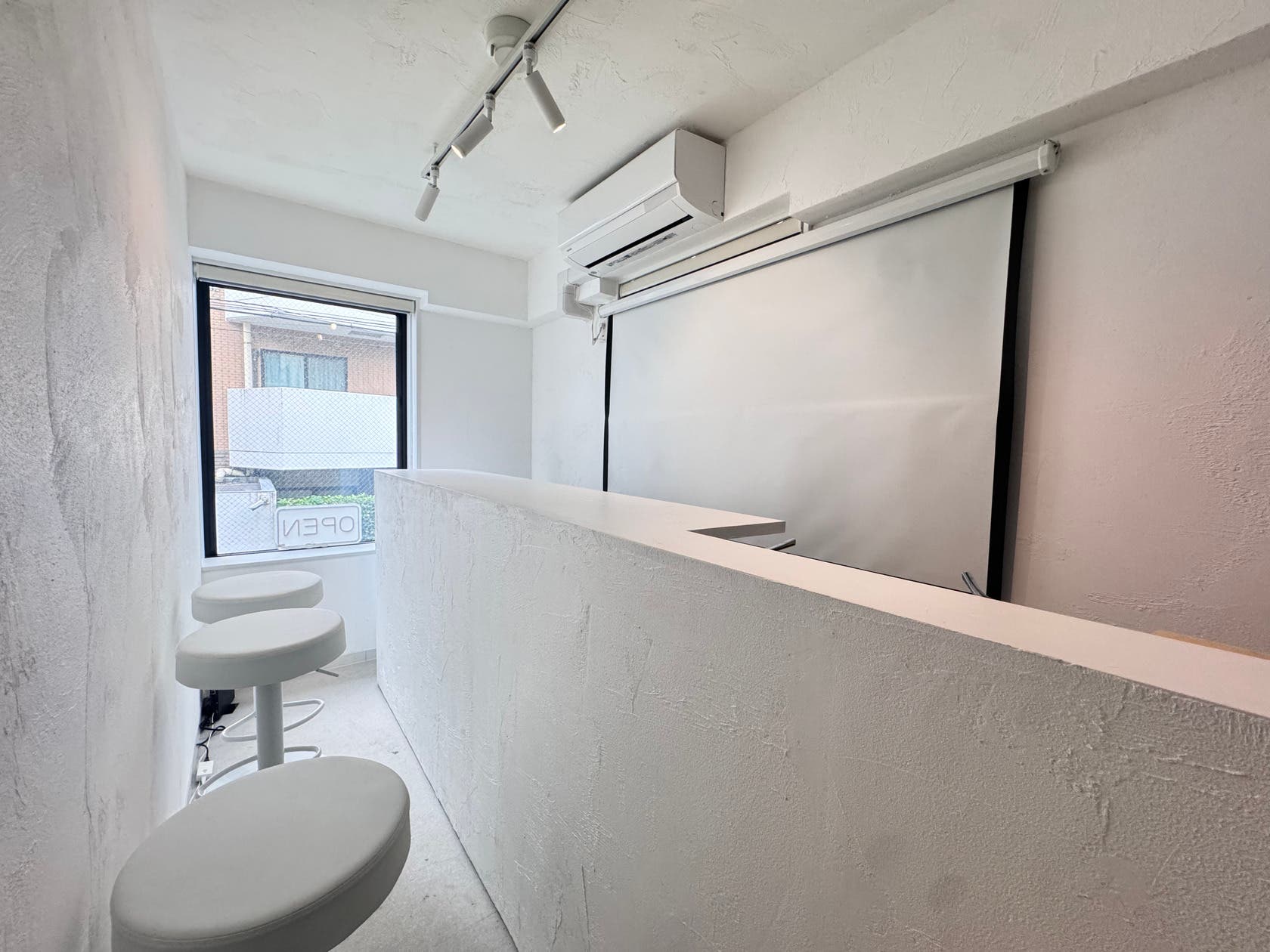 【アトリエ/サロン利用可!!】白金高輪｜白基調の上質レンタルスペースの写真2