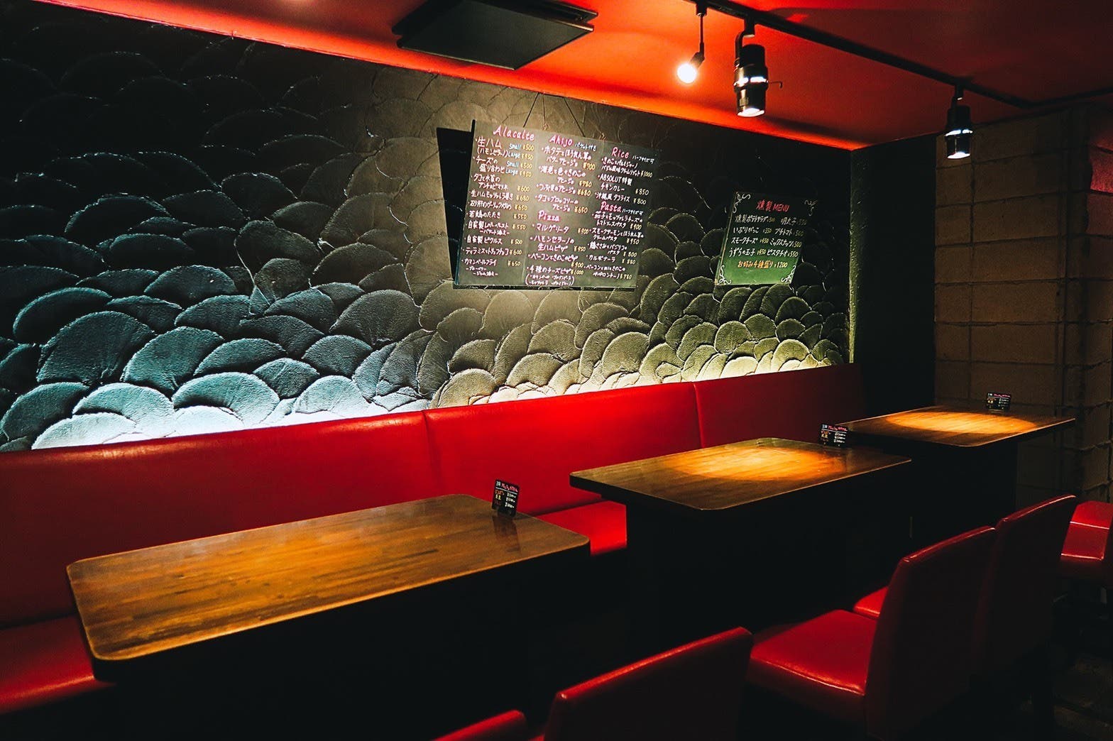 葛西駅から徒歩2分環七沿いの地下1Fにあるバーの写真9