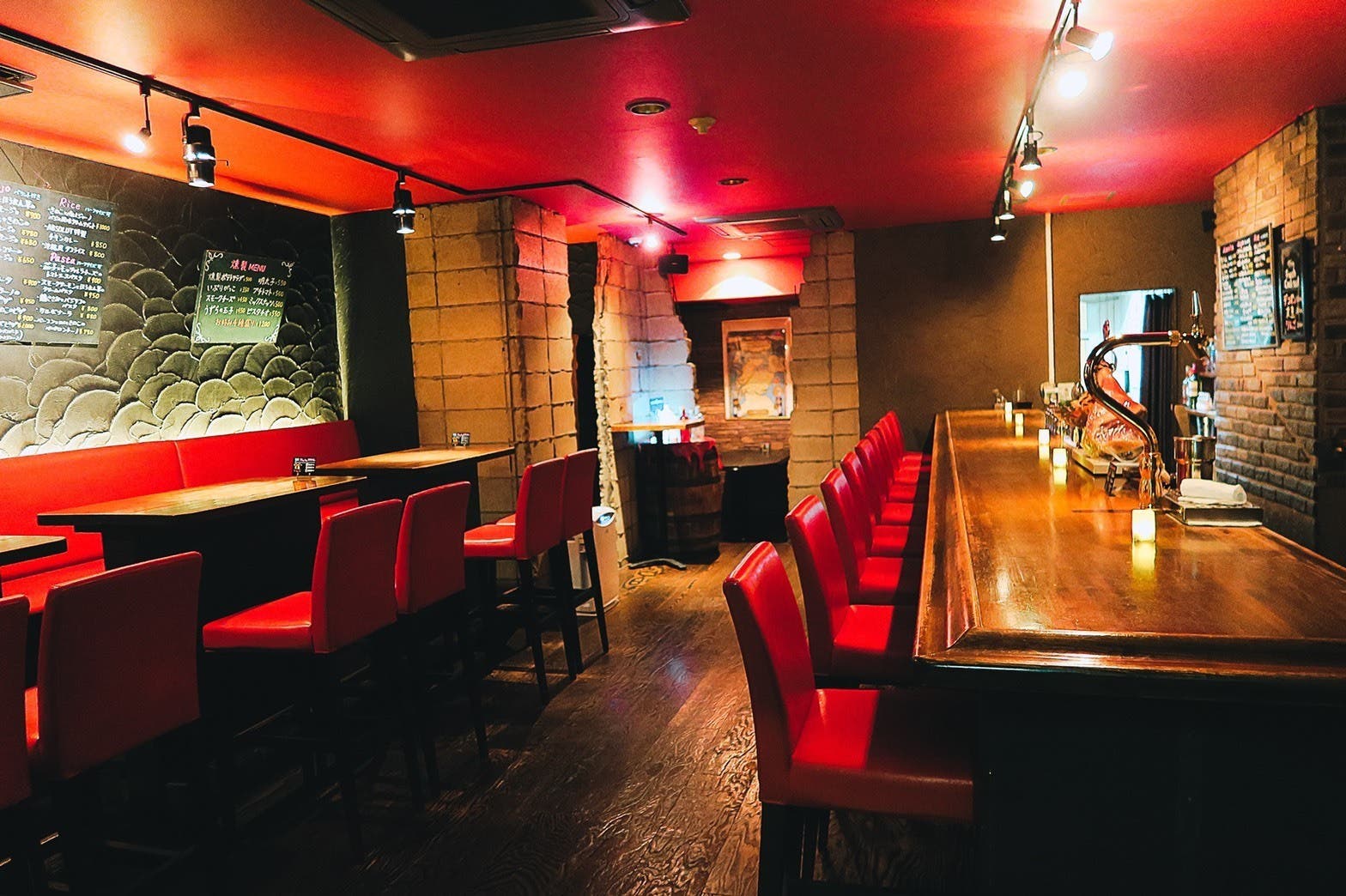 葛西駅から徒歩2分環七沿いの地下1Fにあるバーの写真13