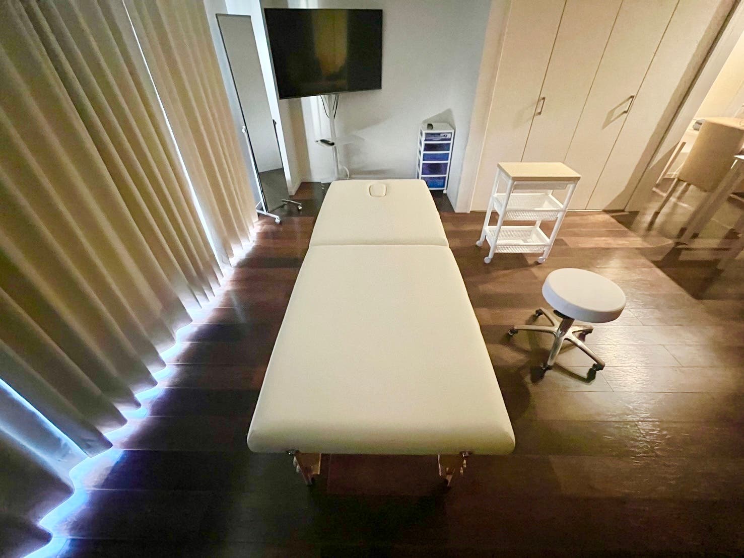 ＜オレンジ会議室🍊通町筋＞【室内動画あり】⭐️熊本市役所隣⭐️50㌅TV⭐️全設備無料⭐️飲食可⭐️直前割の写真9