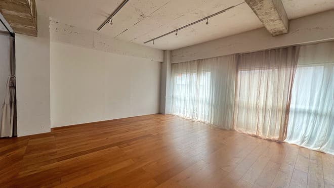 【✨12月限定20%OFFキャンペーン✨】無垢チーク床×ヴィンテージ家具の、撮影や多目的利用に最適なスペース。の写真23