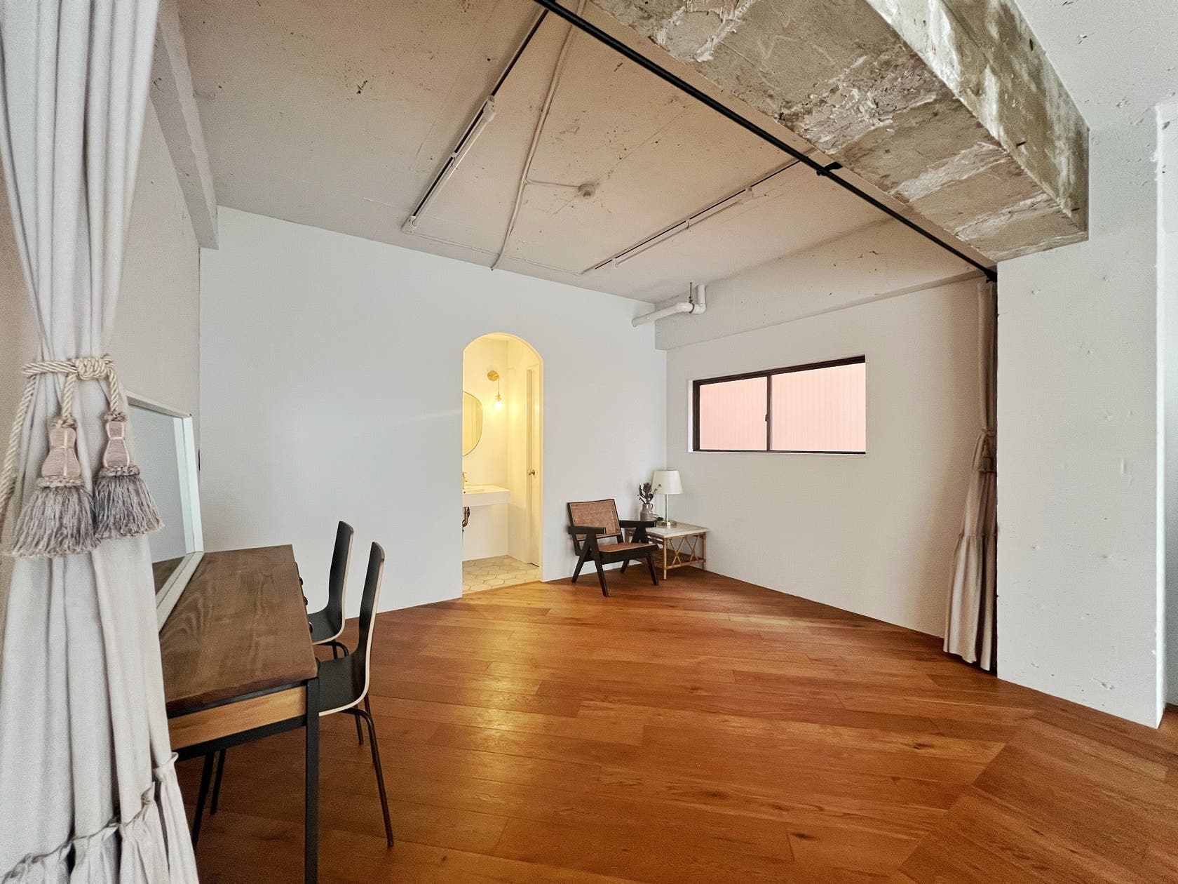  【✨12月限定20%OFFキャンペーン✨】無垢チーク床×ヴィンテージ家具の、撮影や多目的利用に最適なスペース。の写真11