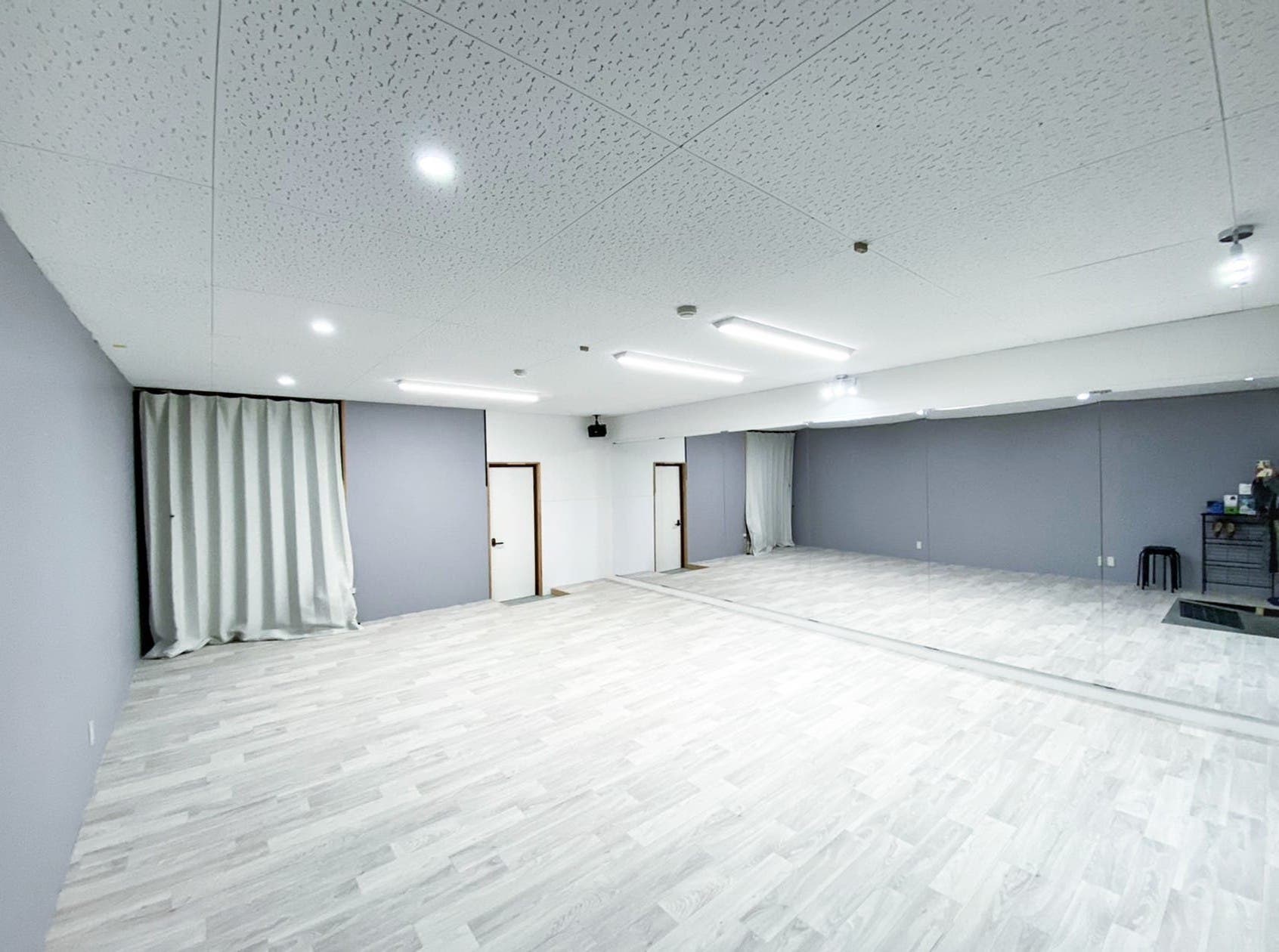 当日予約＆1時間〜OK！栗東市唯一の24hスタジオ🎄🎅🎶の写真1