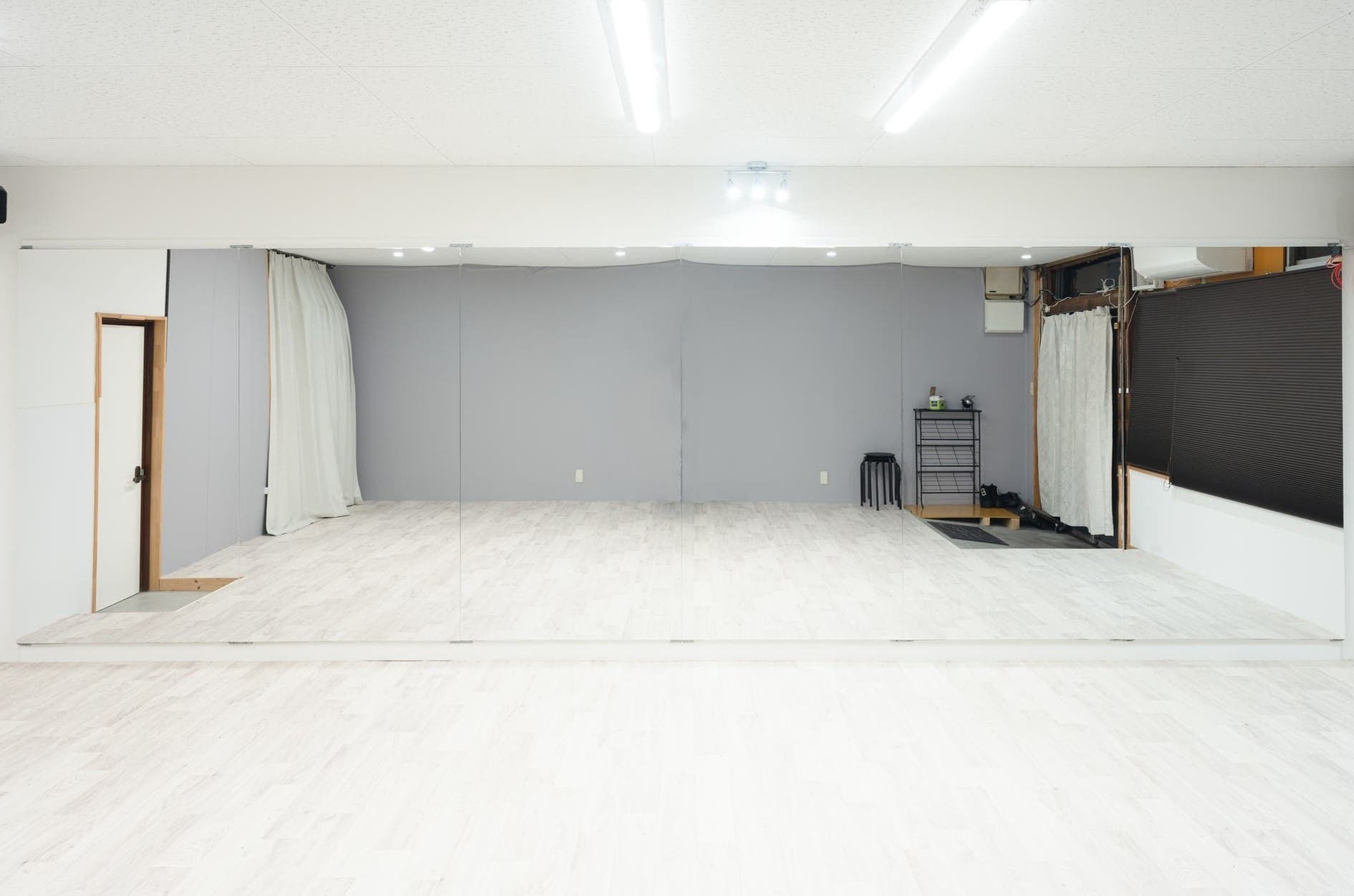 当日予約＆1時間〜OK！栗東市唯一の24hスタジオ🎄🎅🎶の写真3