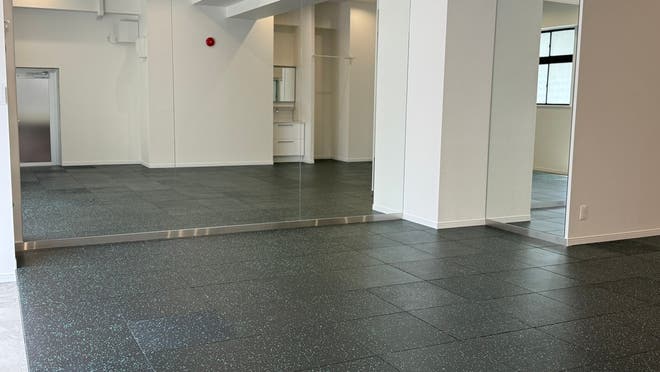 【新宿駅 新南口7分/代々木駅 東口3分】リノベ完成!サンドバッグ・マルチマシン・鏡張りスペース・更衣室付のプライベート空間!の写真5