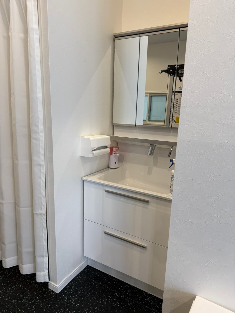 【新宿駅 新南口7分/代々木駅 東口3分】リノベ完成！サンドバッグ・マルチマシン・鏡張りスペース・更衣室付のプライベート空間！の写真14