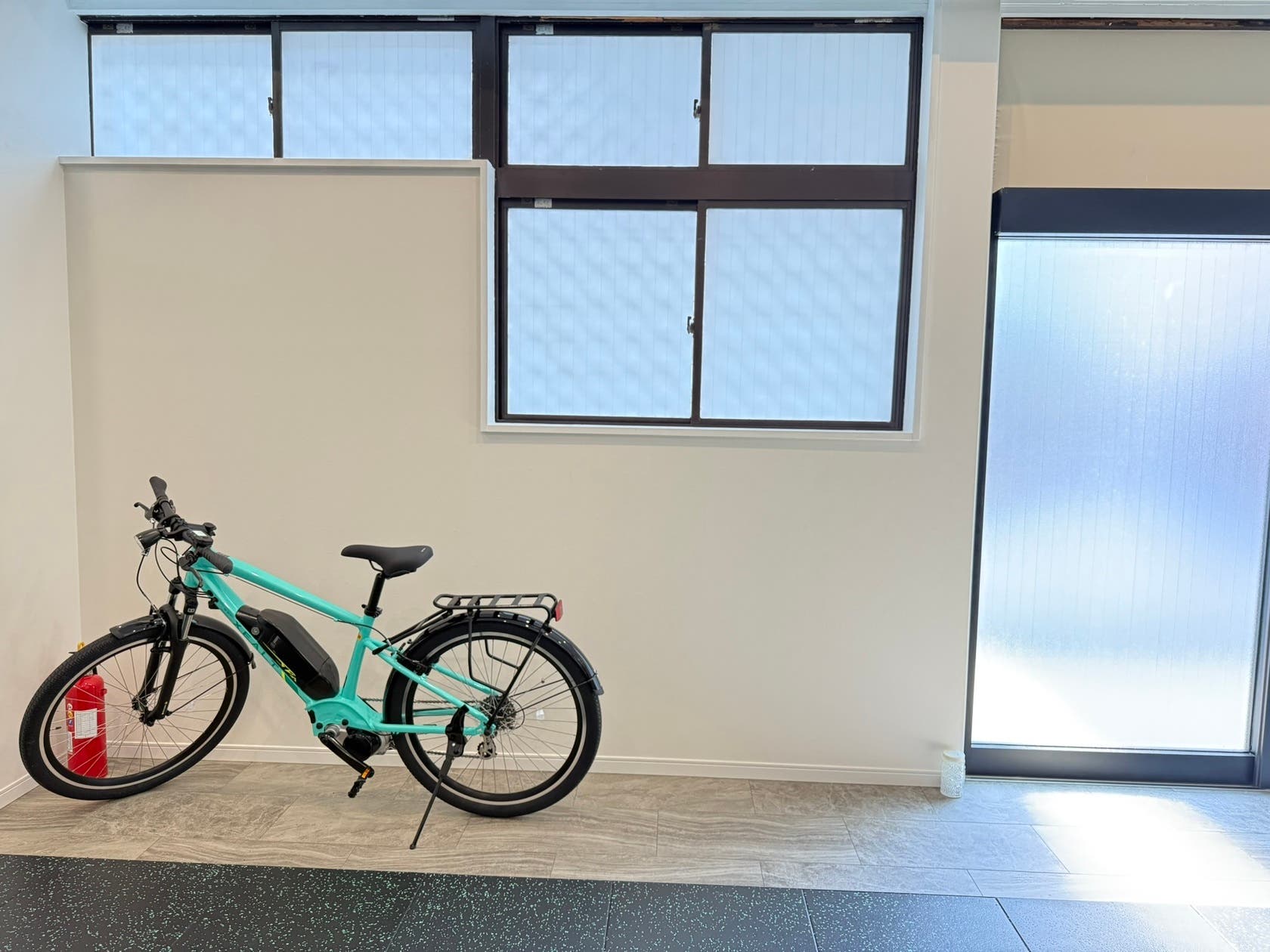 【新宿駅 新南口7分/代々木駅 東口3分】リノベ完成！サンドバッグ・マルチマシン・鏡張りスペース・更衣室付のプライベート空間！の写真4