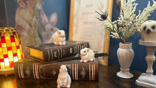 アンティーク調の癒し空間 4人掛けテーブル、椅子×4脚の写真3