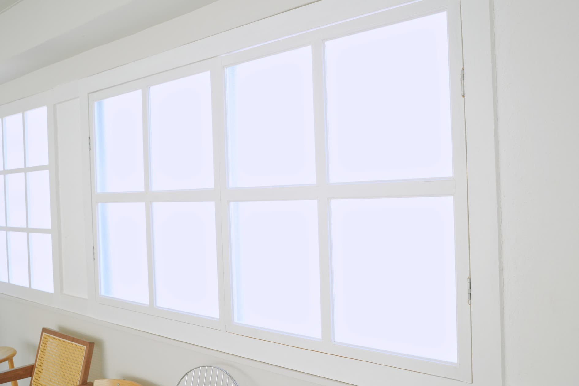 【新横浜エリア／小机駅30秒】移転＆新規OPEN　南北のW自然光×機材無料｜4Kモニター完備の白壁スタジオ｜studio µの写真11