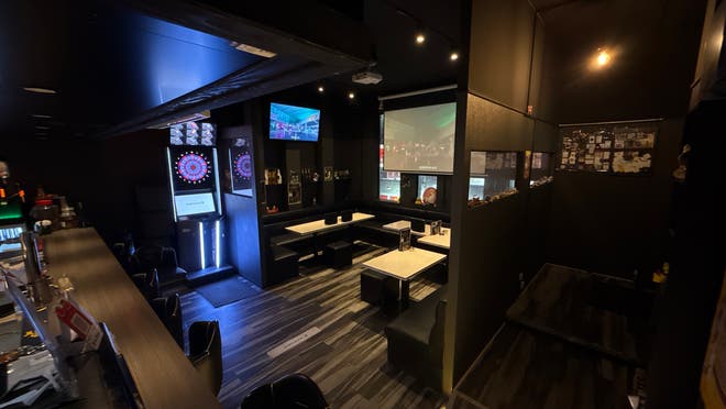 新小岩駅より徒歩5分 カラオケ、ダーツバーの写真1