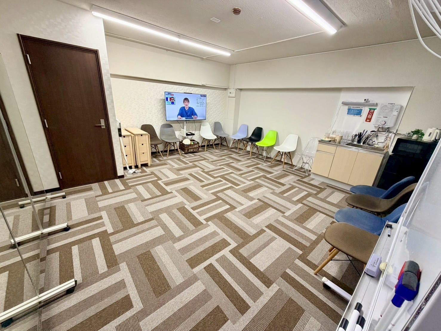 騒ぎ放題‼️ダンスミラー🕺🪩横浜駅徒歩５分🚶１階広々、リフォームしたてで綺麗なキッチンありダンススタジオオープン‼️の写真21