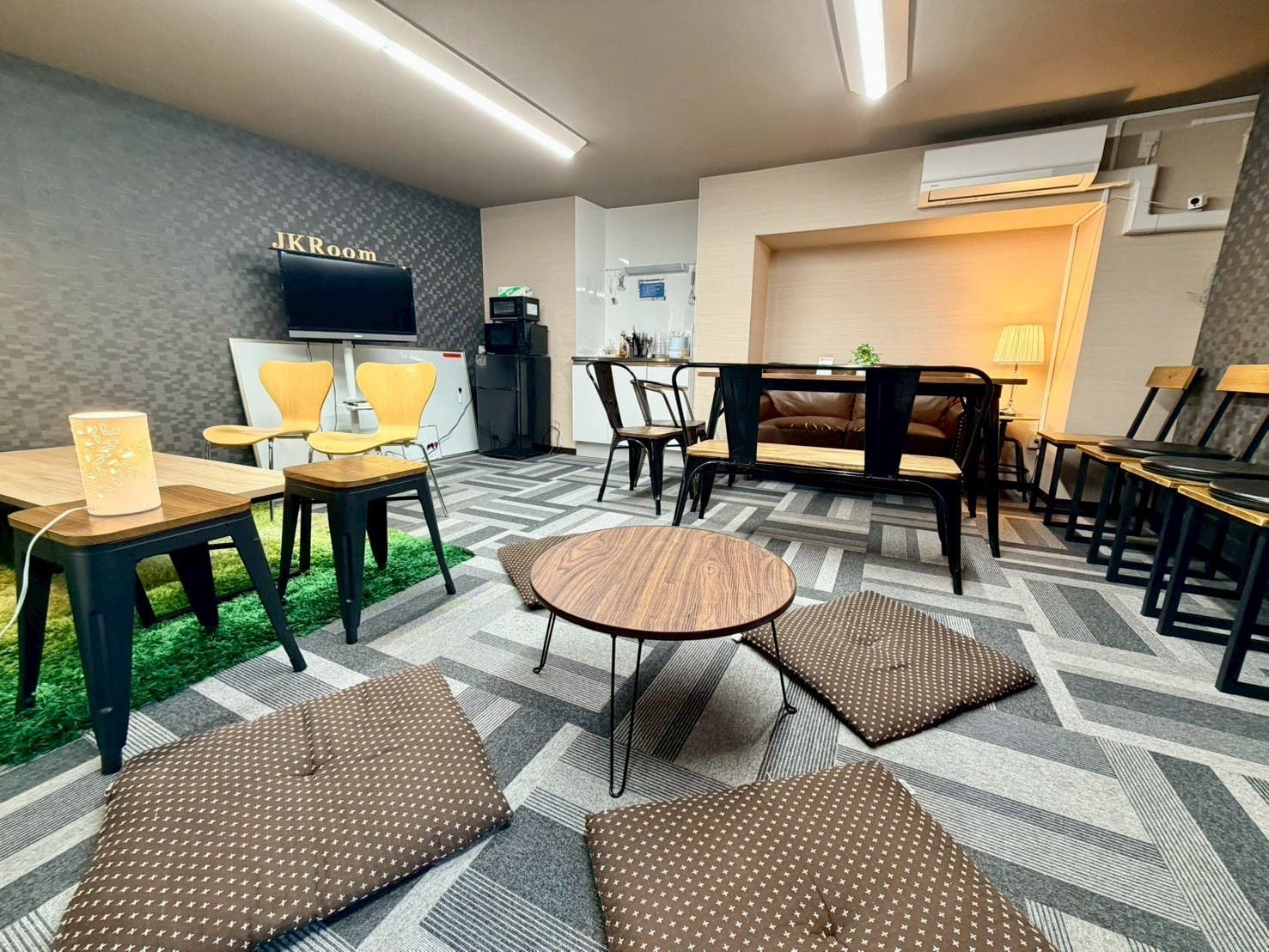 Let's Party🎉🎉🎉横浜駅徒歩５分🚶１階広々、リフォームしたてで綺麗なキッチンありパーティールームオープン‼️の写真2