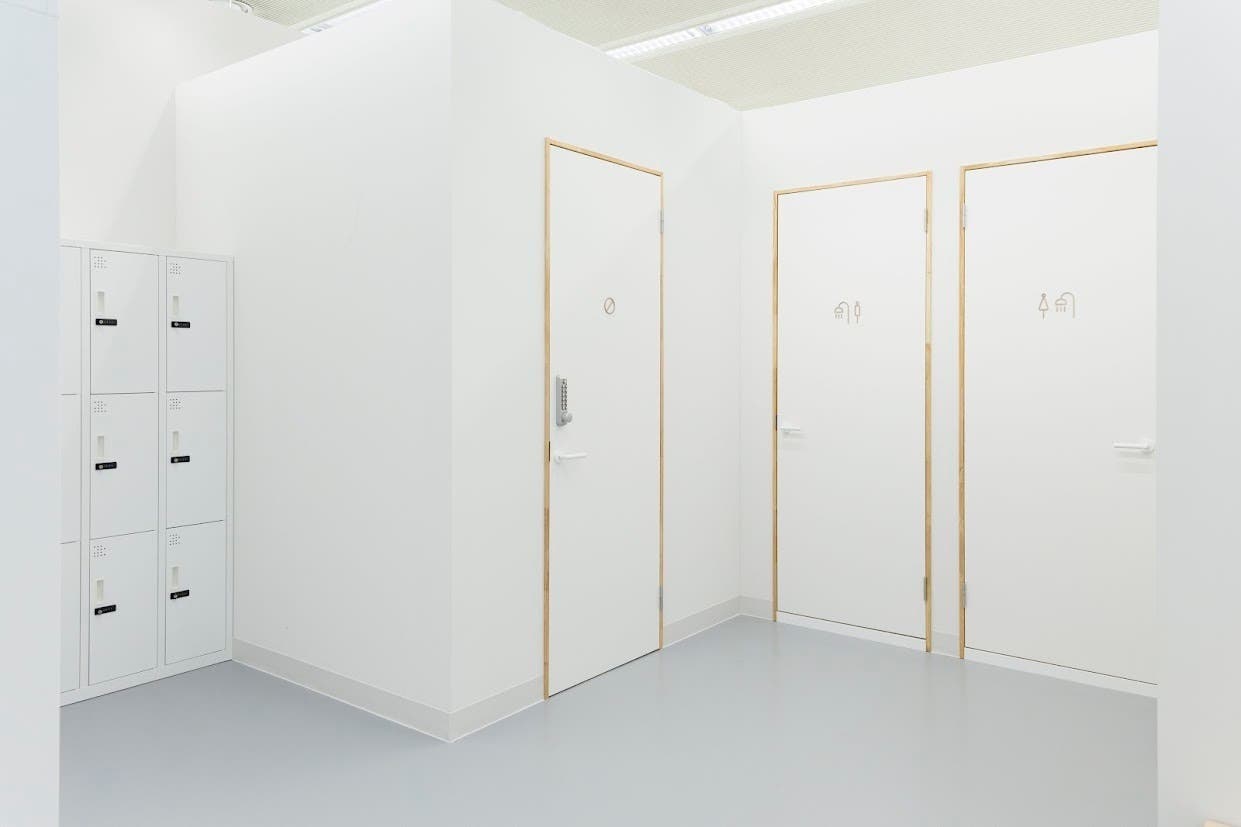 【CLUBHOUSE】「HOME/WORK VILLAGE」内のneighbors受付脇にある33.6㎡の土足スペースです。の写真4