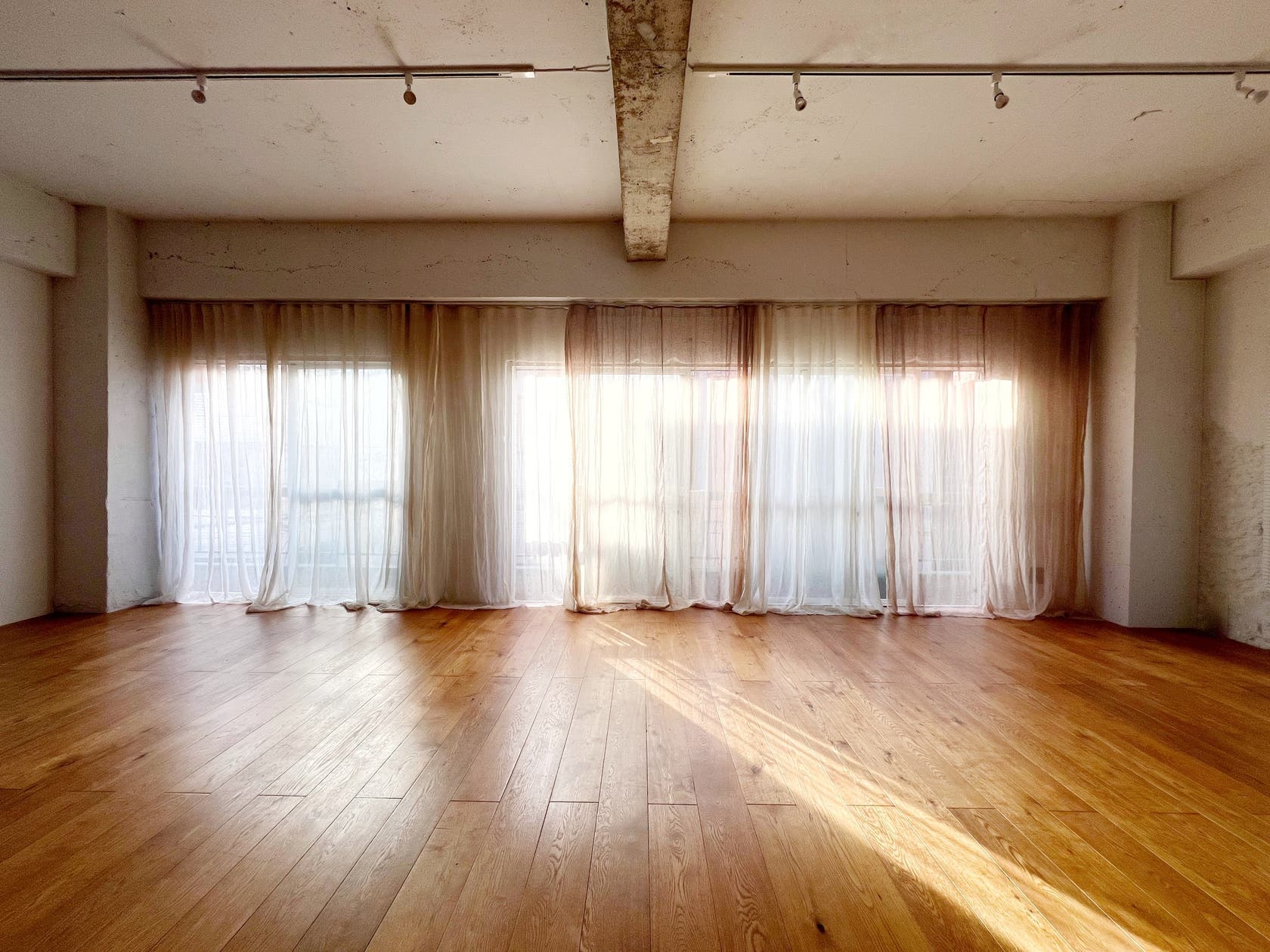  【✨12月限定20%OFFキャンペーン✨】無垢チーク床×ヴィンテージ家具の、撮影や多目的利用に最適なスペース。の写真7