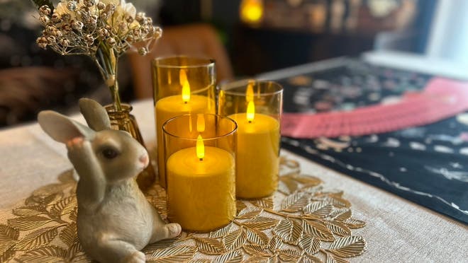 アンティーク調の癒し空間 4人掛けテーブル、椅子×4脚の写真4