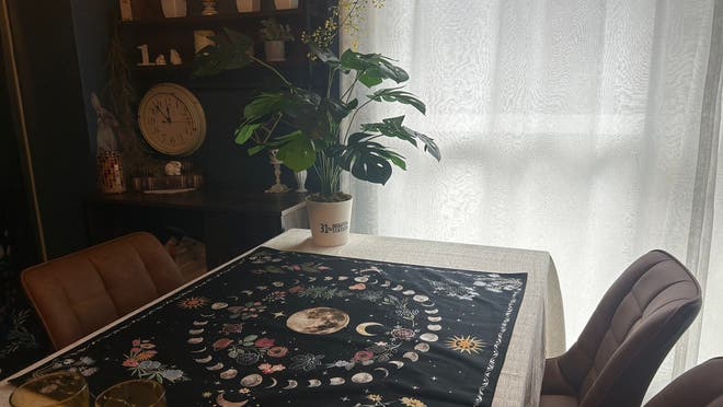 アンティーク調の癒し空間 4人掛けテーブル、椅子×4脚の写真7