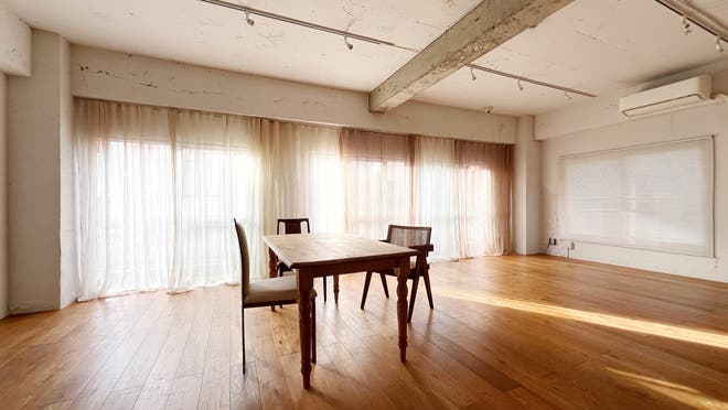 【✨12月限定20%OFFキャンペーン✨】無垢チーク床×ヴィンテージ家具の、撮影や多目的利用に最適なスペース。の写真18