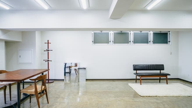 上前津駅から徒歩9分 自然光・コンクリ床・白壁・什器【 アパレル|撮影|POP UP 】無機質で広々した空間。【 スペースA 】の写真1