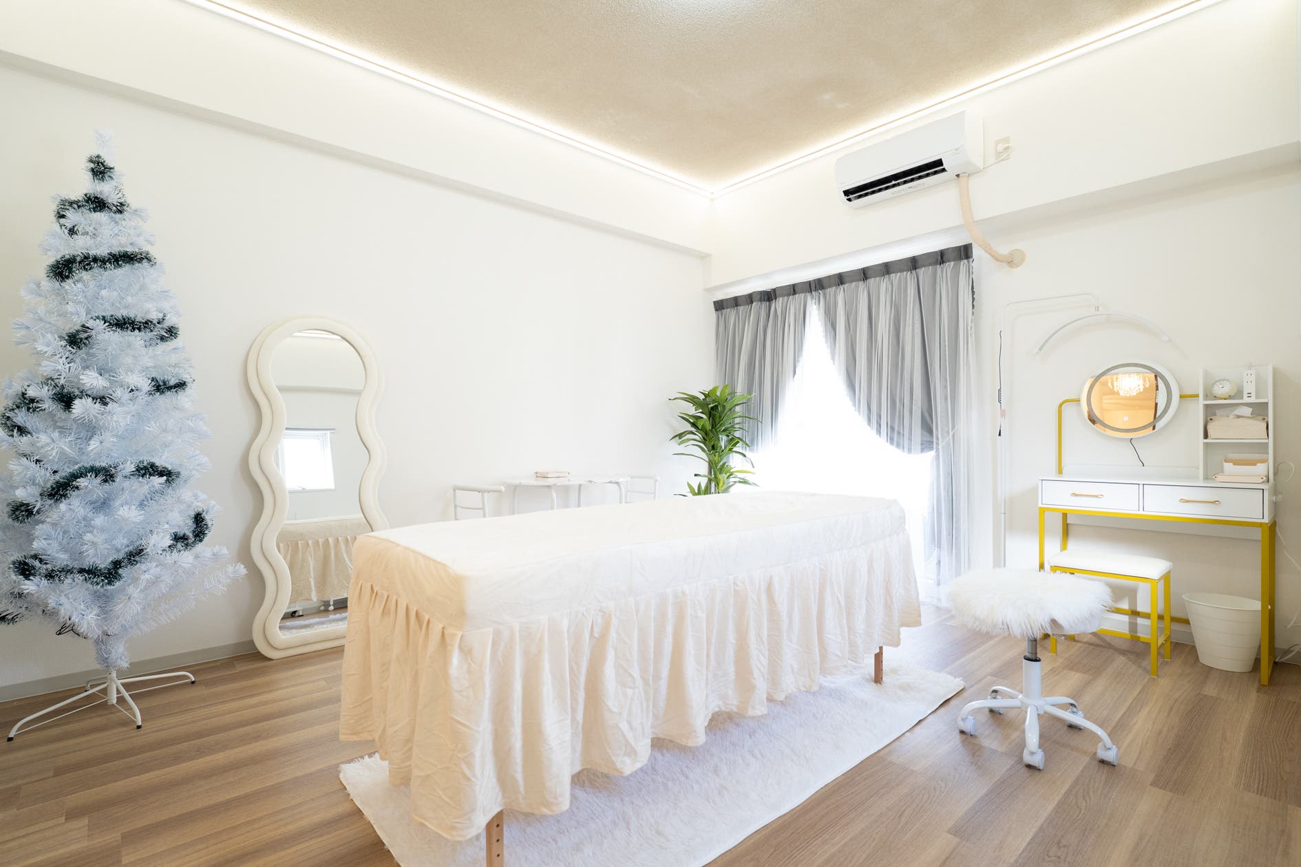 新規オープン✨栄地下から激近✨完全個室✨サロン内備品無料✨可燃ごみ捨て無料の写真1