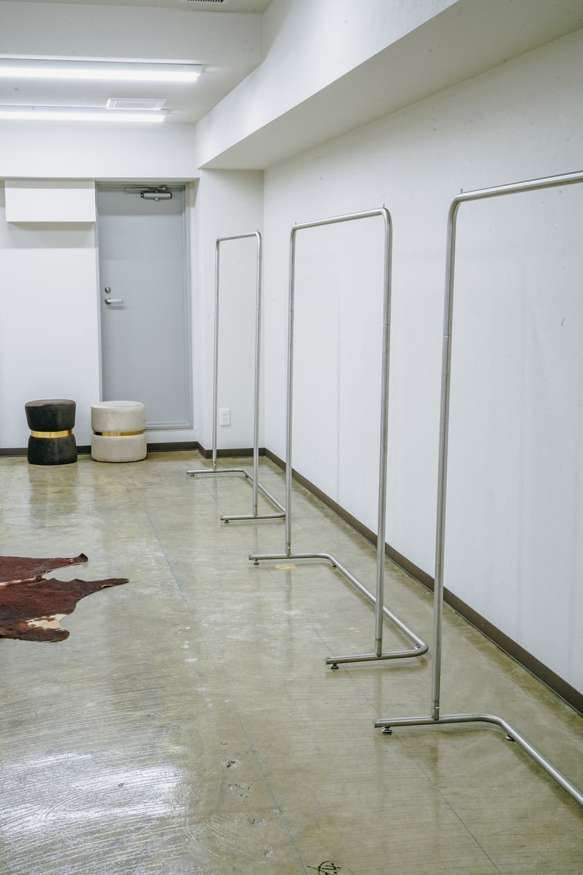 上前津駅から徒歩9分　コンクリ床・白壁・什器【 アパレル｜撮影｜POP UP 】無機質で広々した空間。【 スペースB 】の写真5