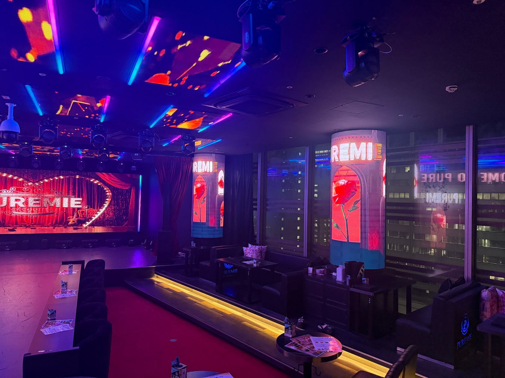 銀座・新橋エリアの大型ショークラブの写真1