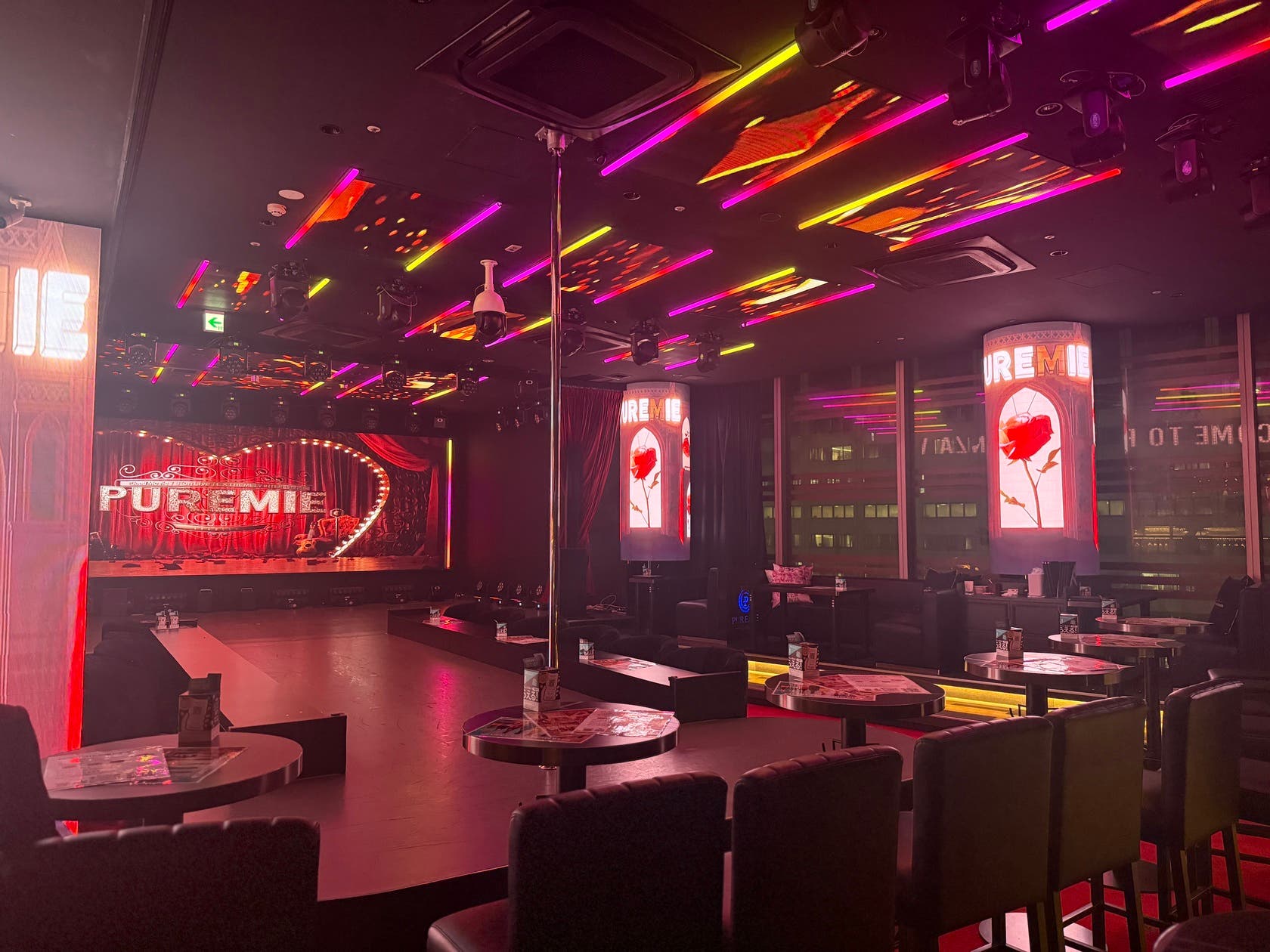 銀座・新橋エリアの大型ショークラブの写真8