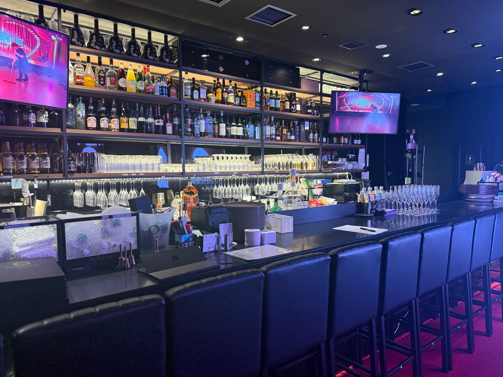 銀座・新橋エリアの大型ショークラブの写真5